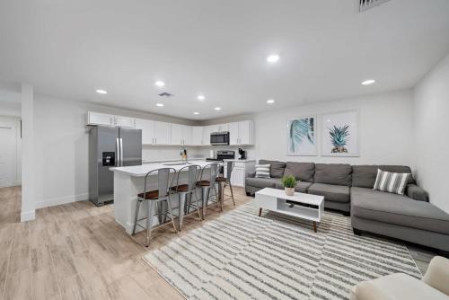 New! Few Minutes To Downtown, 10 To The Beach! - West Palm Beach, FL
