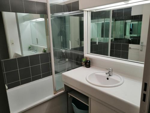 Les Fontaines T4 Spacieux 3 Chambres Parking Gratuit - Haute-Garonne