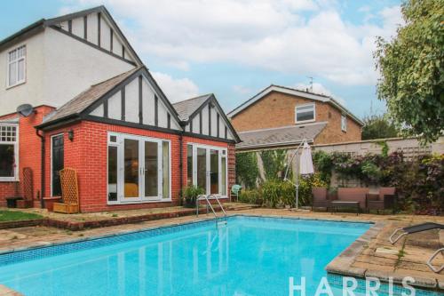 Colchester Sunny Apartment With Pool And Ev Car Point - Colchester