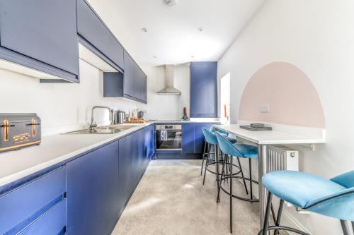Modern Breakfast At Tiffany's With Free Parking By Prescott Apartments - Bristol