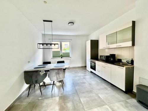Fewo Palmtrees - Große Und Moderne 2 Zimmerwohnung Mit Sud-west Balkon In Gladbeck-mitte Nahe Movie - Gladbeck