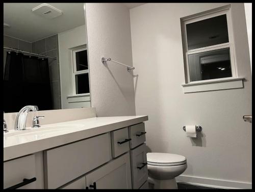 Banty Villa - Guest Room A - Austin, TX