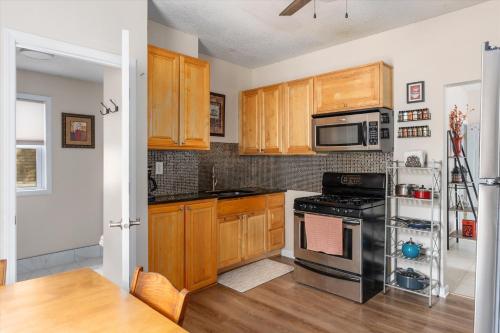 2br Apartment Near Downtown With Workspace - Snapdragon - Minneapolis, MN