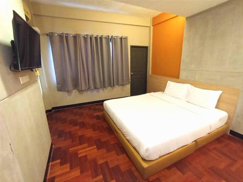 XX GO INN BTS Surasak Silom bkk โกอินน์ บีทีเอส สถานีสุรศักดิ์ 𝗕𝗢𝗢𝗞 ...