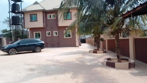 Apartment Sleeps 4 With Free Parking - Benin City