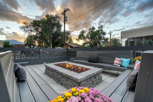 Pikes Divine - Prime Spot Bbq Fire Pit Alfresco - Colorado Springs, CO