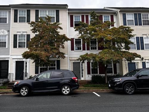 7 Minutes To Iad Upstairs Room In Dc Metro Area Middle Size Room - Leesburg, VA