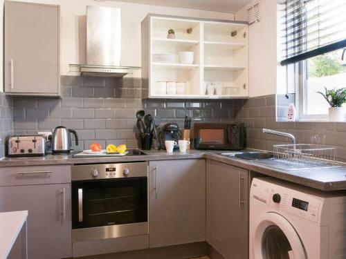 Diamond House - 3 Bedroom House - Sheffield