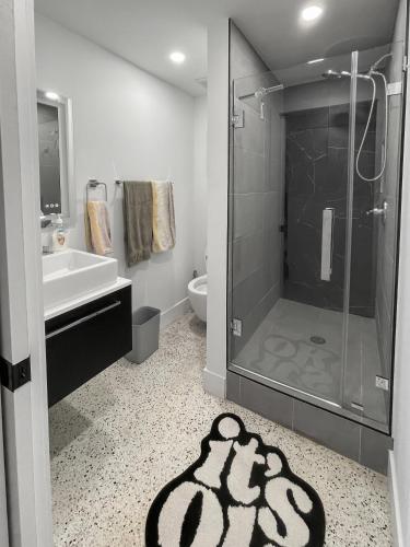 Newly Remodeled Full Apartment - Miami