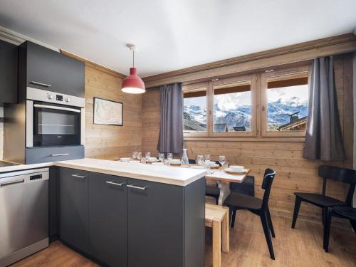Appartement 75m² Avec Cheminee Proche Pistes, 3 Chambres, Pour 8 Personnes - Savoie