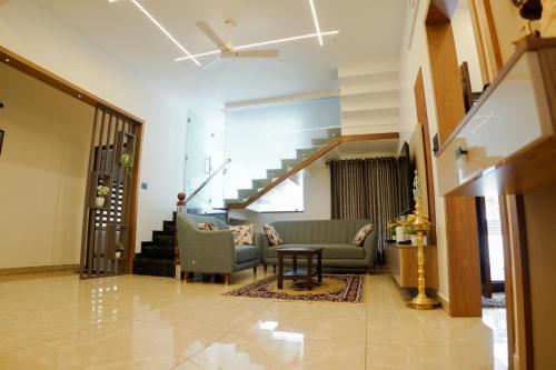 Teak And Lake Homestay - Thekkady