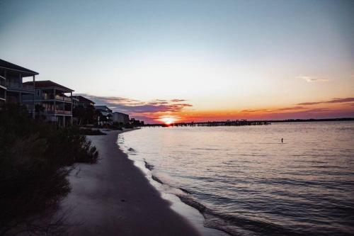 Beachside Bungalow - Navarre Beach