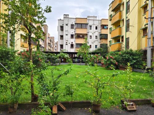 Home Away From Home In A City With A Garden View - Kolkata (Calcutta)