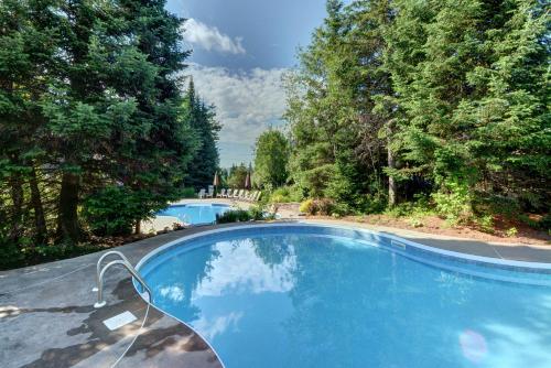 Cozy Chalet On The 9th Hole La Bete Pool Golf - Mont-Tremblant