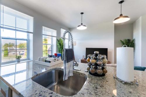 2br Exclusive Retreat Near Henry Ford - Detroit