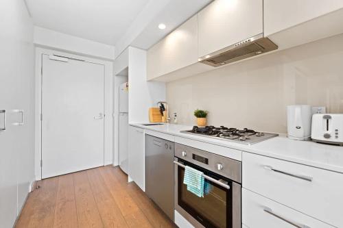 From $40pp - Trillium Apartments - 30th floor Luxury Skyline Apt, Melbourne
