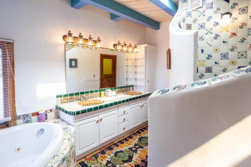 Casa Del Corazon: A Stunning Country Retreat In Santa Fe - Santa Fe