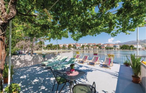 4 Bedroom Beach Front Home In Stobrec - Podstrana