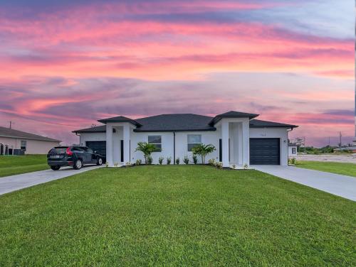 Lysias Resort - Lehigh Acres