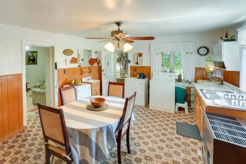 Great For Groups! Cordova Home Near Hiking - Peñasco, NM