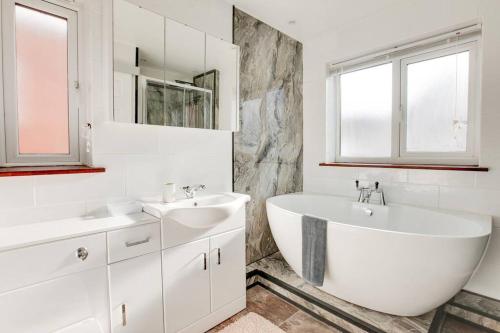 Host My Nest - Historic 1br 20 Mins To Stansted - London Stansted Airport (STN)