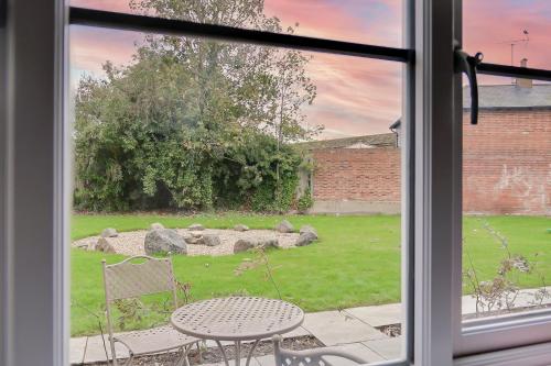 The Kings Arms Rooms - Mersea Island