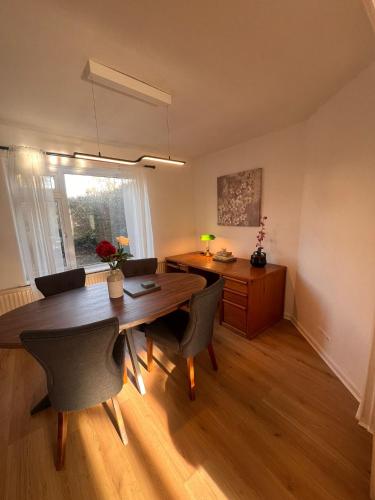 Harrogate Entire House, Free Private Parking And Garden - Knaresborough