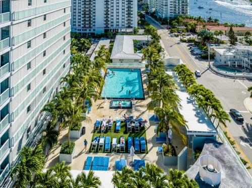 Oceanview Luxury, Resort Access, Sleeps 6 2br 2ba - Vista Mar By Homestakes Stays - Fort Lauderdale Beach, Fort Lauderdale