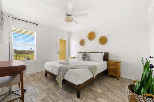 Padre Island Town Home 5 Min To The Beach! Pets Ok - Corpus Christi, TX