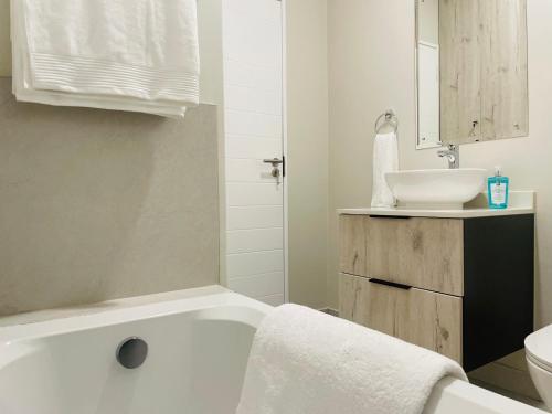 Mikeys Place On New: 2bed2bath No.1 With Free Wifinetflix - Midrand