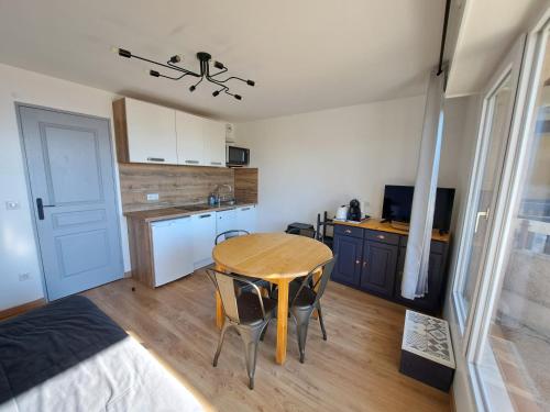 Charmant Studio Cabine Au Cœur De Font Romeu - Font-Romeu-Odeillo-Via