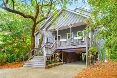 From $41pp - One block from Beach! 3 Bedroom, 2 Bath-Rooftop Deck ...