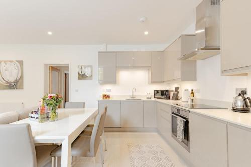 Elegant Epsom Family - Epsom