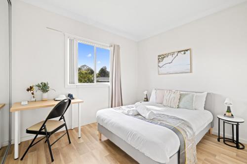 Double Room - Quaint Spot In Marayong - Centrally Located - Shared Bathroom - Blacktown