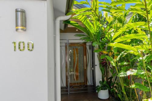 Belle Escapes 100 Cascade - Cairns