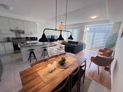 Brand New Luxurious 4b Townhouse - Oshawa