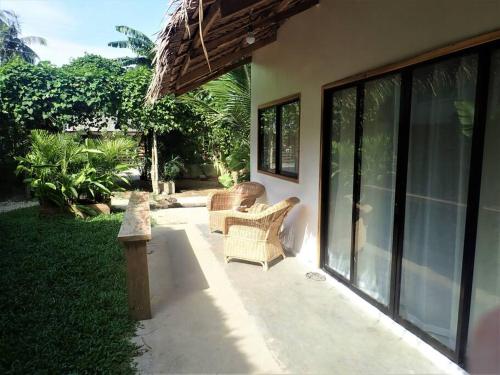 Spacious Loft With Garden In The Heart Of El Nido Town - El Nido