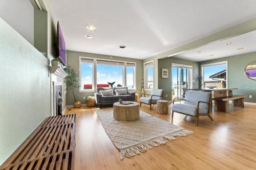 Sandy Point 6 Beds 3 Baths Beach House With Amazing Views - Ferndale, WA