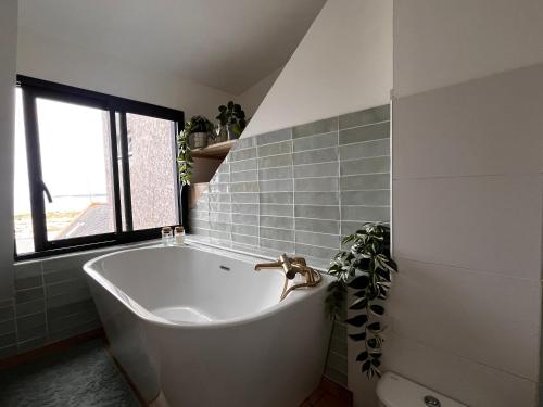 Sweet Leon - Grande Chambre Baignoire Vue Mer - Le Conquet