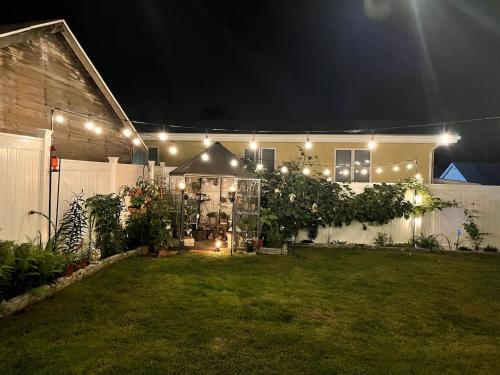 Gem By The Water With Firepit And All Fenced Backyard - Stamford, CT