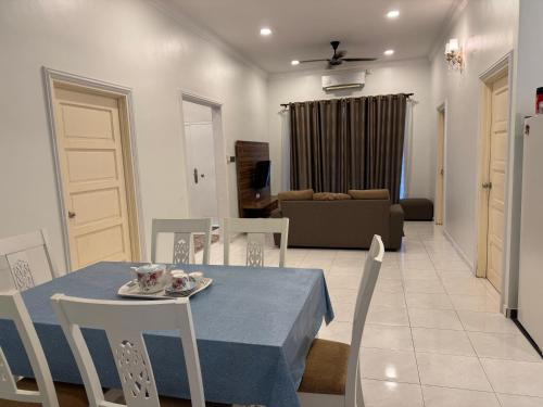 Rumah Puteh Pekan - Pekan