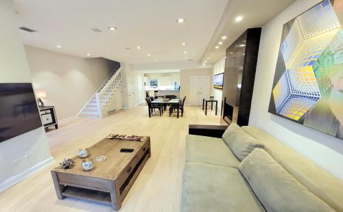 Modern 1 Block From Metro Subway Minutes To Capital, Museums And National Mall - Washington, DC