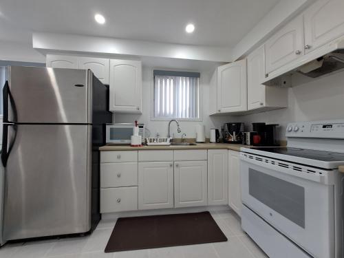 Lala-near Pearson Airport-mall-free Parking - Brampton