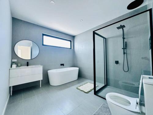 Modern Island Escape - Ventnor