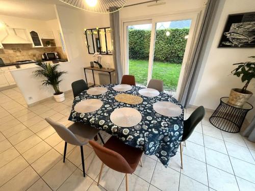 Apartment In Carantec Near Sandy Beaches - Carantec
