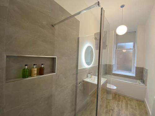 1 Smithhills Sleeps 5 Central And Spacious - Paisley