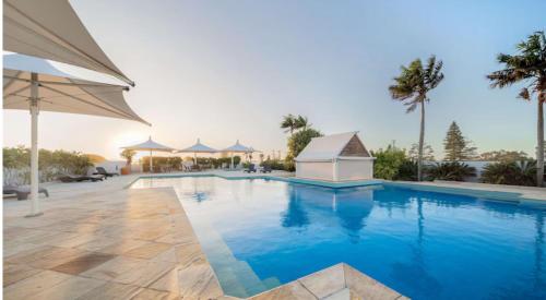 Panoramic Oceanview Room At The Oaks Waterfront Resort - The Entrance