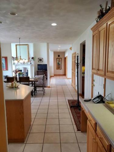 Cheerful 4 Bedroom Luxury Villa - Appleton, WI