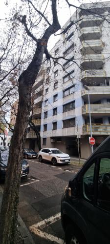Huge Apartment Next To Train Station Close To The City Center - Bratislava