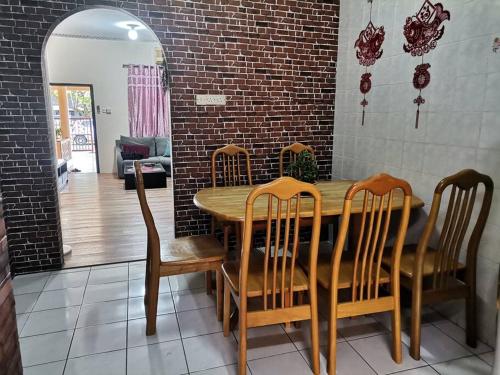 26 Home Batu Kawa - Kuching